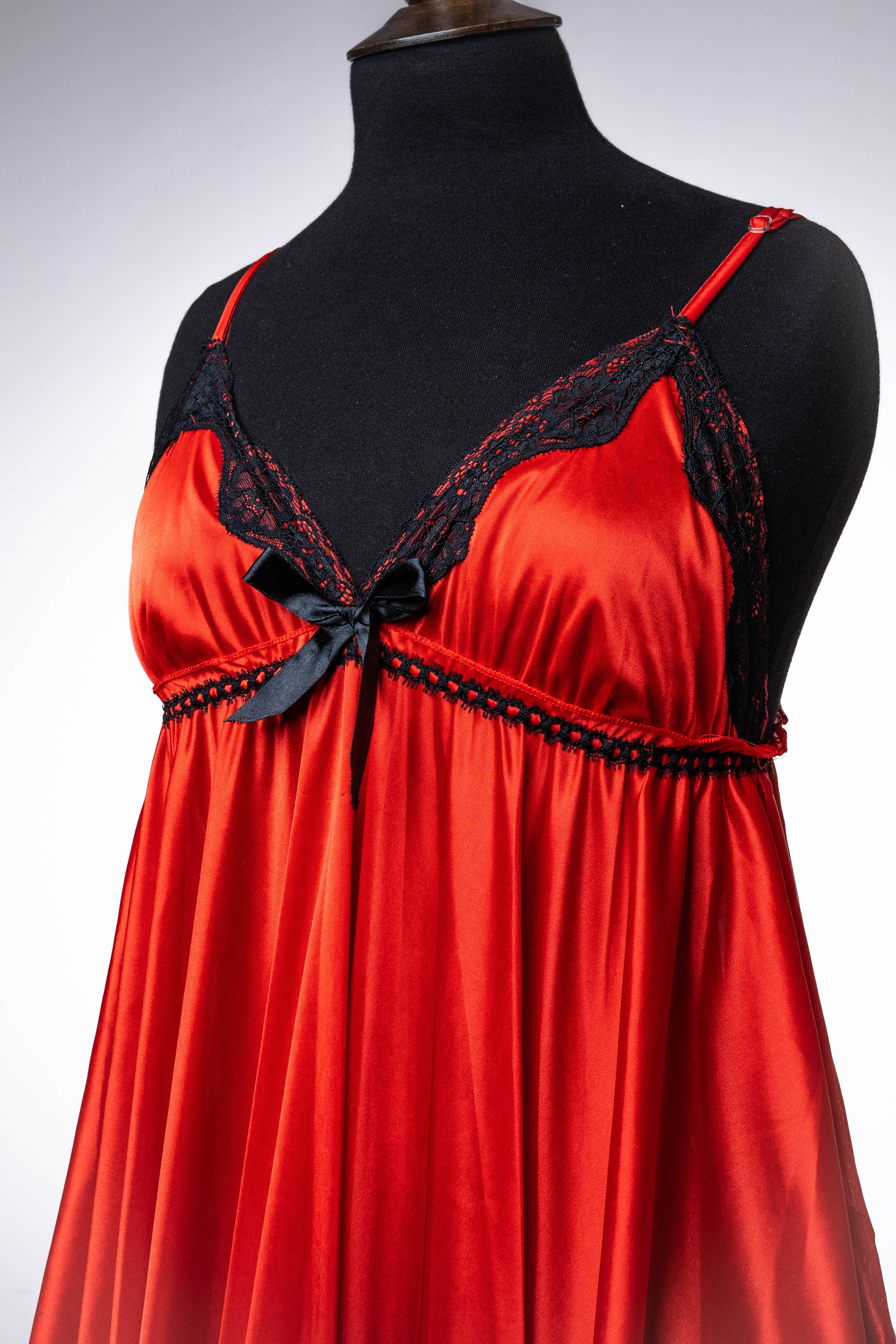 Diana Lacy Silk Nighty | Luxurious Comfort for Your Nights – TheSecretlux